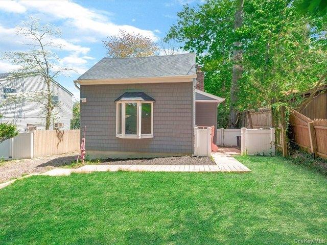 53 Nautilus Dr, Rocky Point, NY 11778