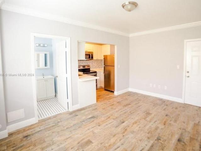 53 NE 49th St #2, Miami, FL 33137