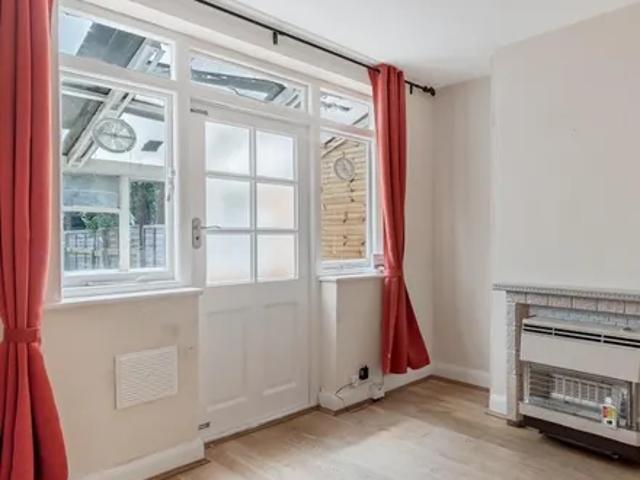 53 Oakhampton Road, London, NW7 1NG, United Kingdom | 3 bed house for rent #136443532 | Rentberry