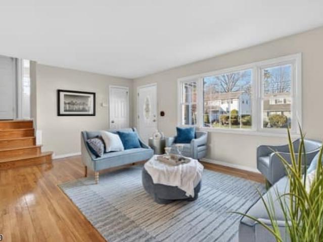 53 Patricia Pl
