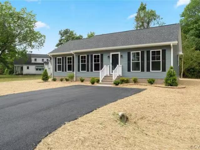 53 PINE ST, WARSAW, VA 22572 Single Family Residence For Sale.