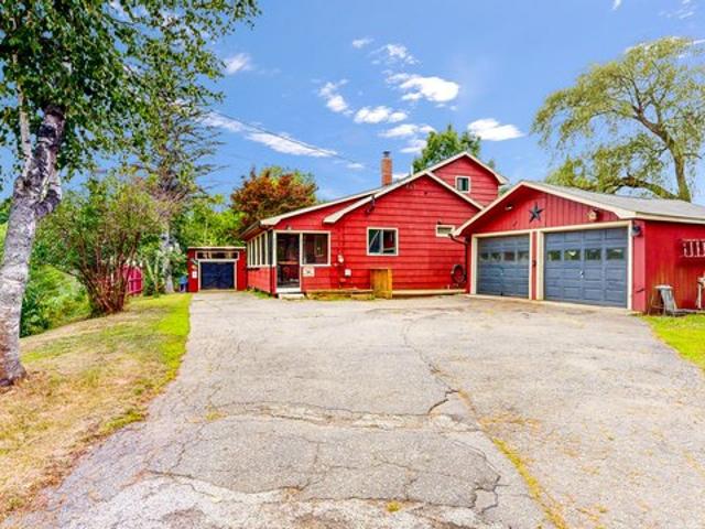 53 Pittston School St, Pittston, ME 04345