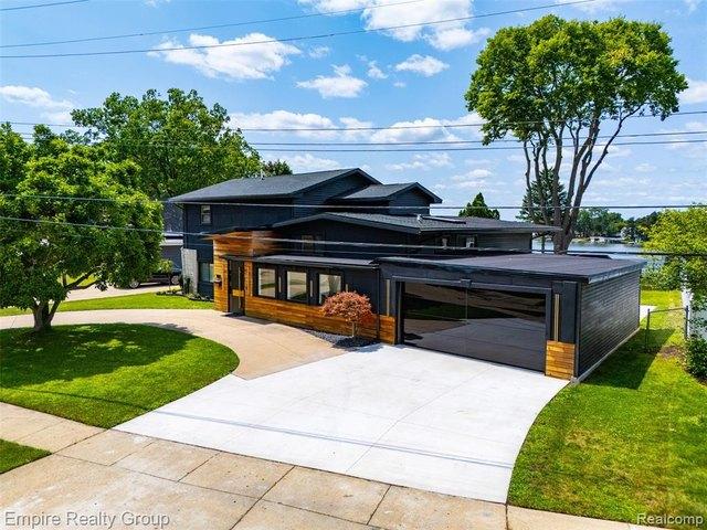 53 Potter Dr, Belleville, MI 48111