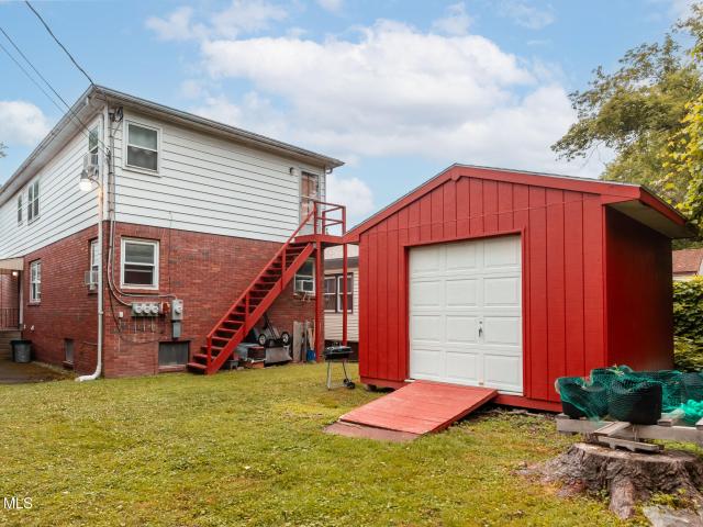 53 Pleasantview Avenue