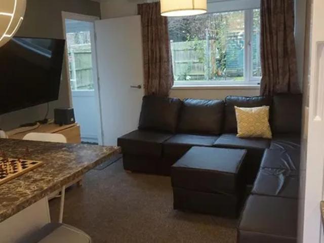53 Rebecca Drive, Metchley, B29 6TP, United Kingdom | 6 bed townhouse for rent #114039670 | Rentberry