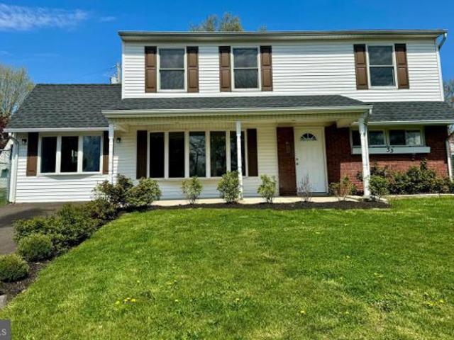 53 Rolling Ln, Levittown, PA 19055