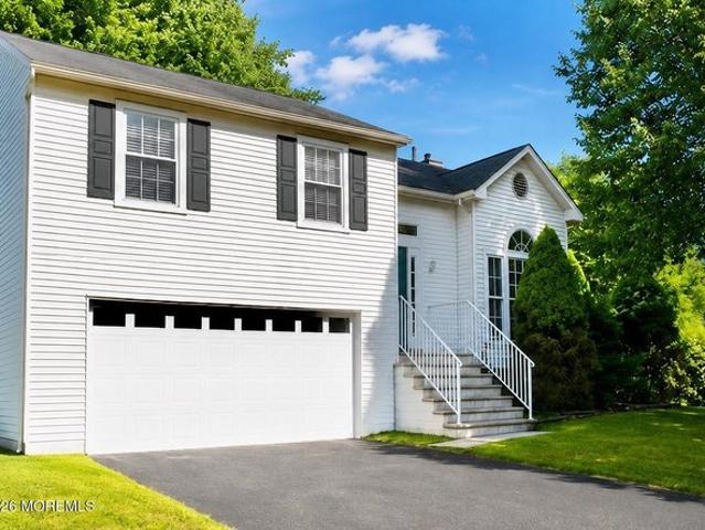 53 Sami Dr, Howell, NJ 07731