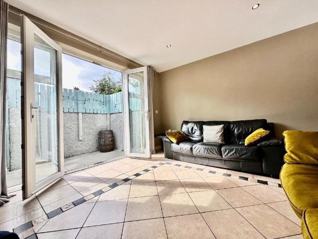 53 Sandhurst Gardens, Belfast, BT9 5AX