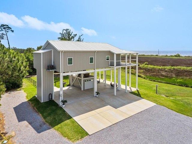 5004 Oak St, Bay Saint Louis, MS 39520