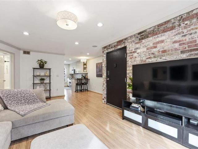 5004 Baltimore Ave, Unit 204, Kansas City, MO 64112 | MLS #2602 | Compass