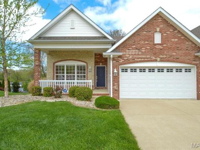 5004 Castlegate Ln, Godfrey, IL 62035