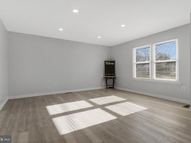 5004 Roanoke Place
