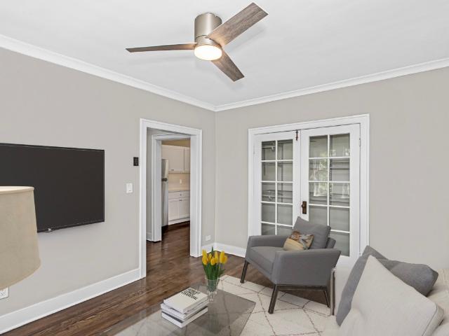 5004 W Newport Avenue # 3E