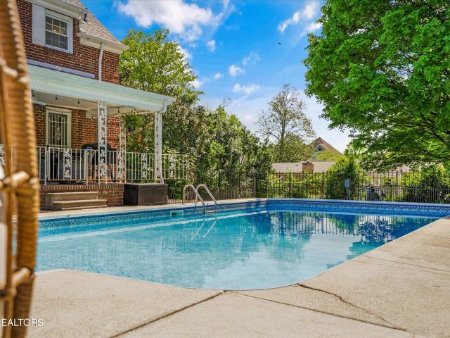 5005 Beverly Rd