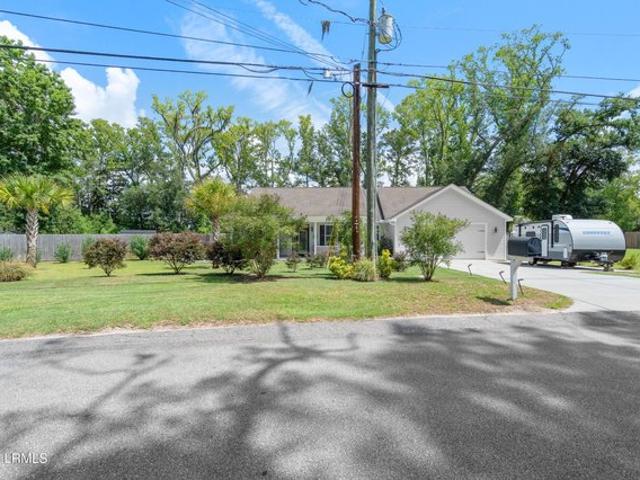 5005 Dogwood St, Beaufort, SC 29906