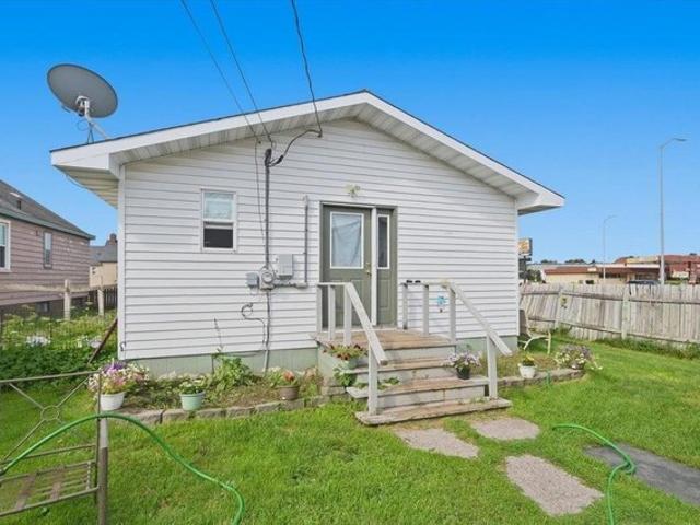 5005 E 2nd St, Superior, WI 54880