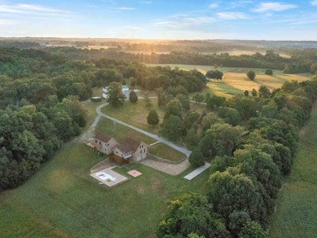 5005 Gracey Sinking Fork Rd