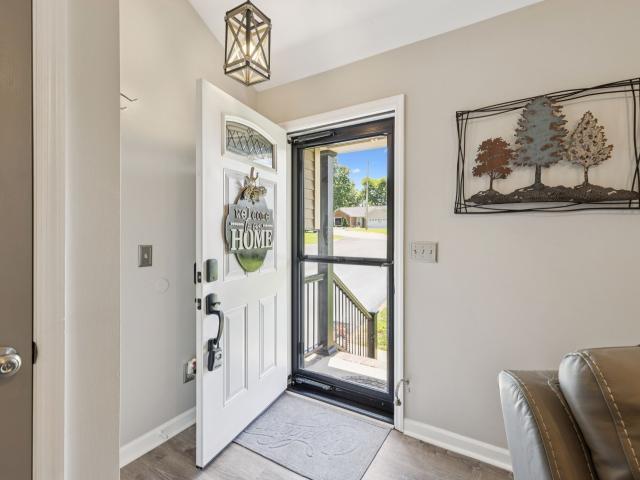 5005 Hairston Ct