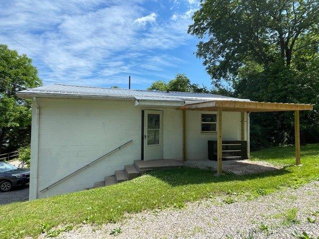 5005 Rust Dr, Cross Lanes, WV 25313