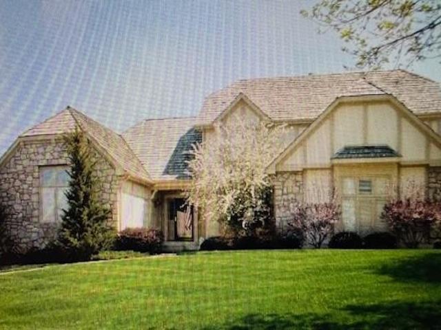 5005 W 131st St, Leawood, KS 66209
