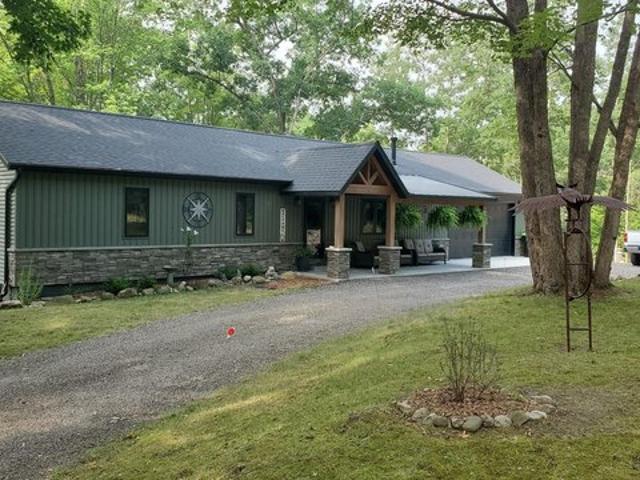 5005 White Birch Ln, Farwell, MI 48622