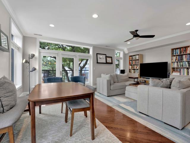5006 n western avenue # 2