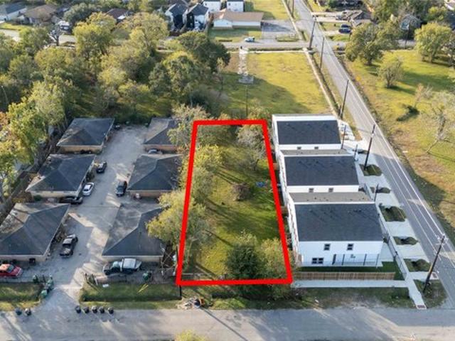 5006 Carmen St, Houston, TX 77033