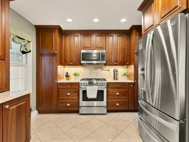 5006 Domain Place