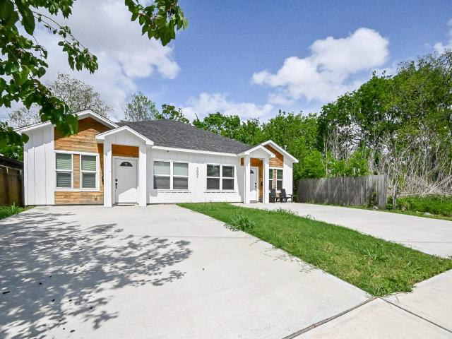 5007 Briscoe St, Unit B, Houston, TX 77033 | MLS #90064 | Compass