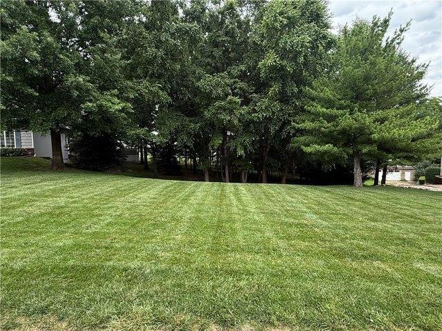 5007 Brookhaven Dr, Saint Joseph, MO 64507
