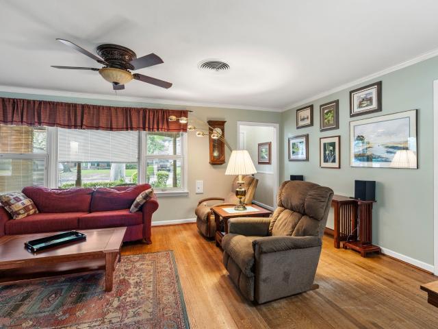 5007 Creekbend Drive