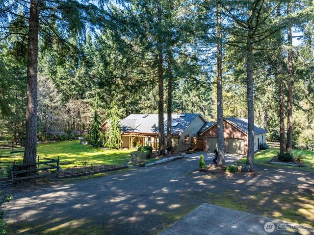 5007 Foxtrail Drive NE