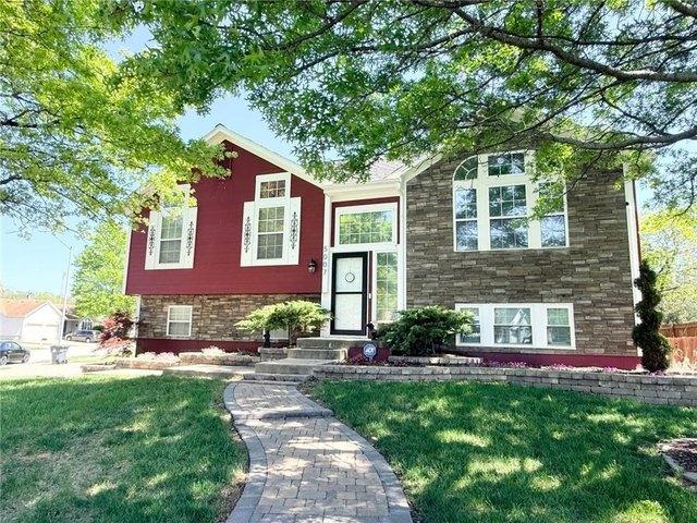 5007 S Powell Ave, Blue Springs, MO 64015