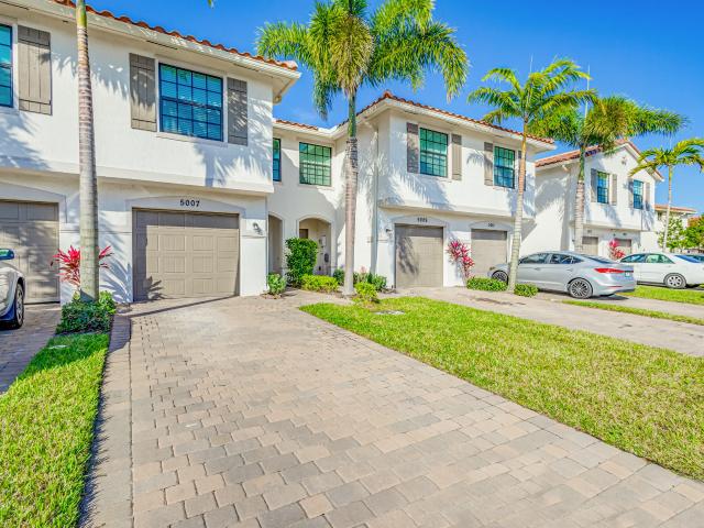 5007 Woods Edge Cir, Palm Beach Gardens, FL 33410 | MLS #B26013 | Compass