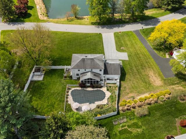 5008 Lake Circle W
