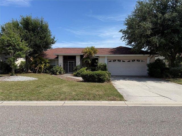 5008 Southern Pine Cir, Venice, FL 34293