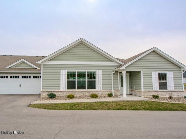 5008 Woodridge Lake Blvd, Louisville, KY 40272
