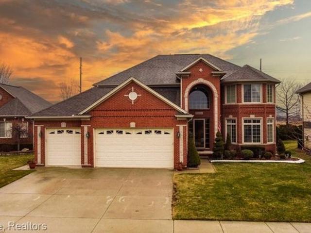 50094 Greycoat Ln, Macomb Township, MI 48044