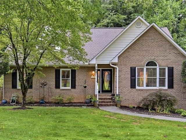 5009 Meadow Hill Ct, Winston Salem, NC 27106