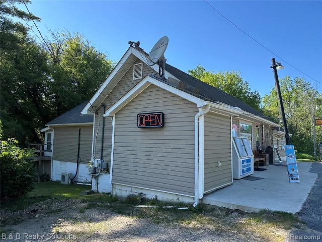 5009 Lapeer Road