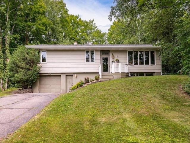 5009 Thompson Rd, Hermantown, MN 55811