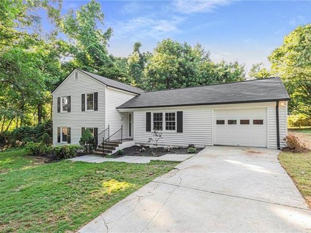 5009 Valley Ct, Oakwood, GA 30566