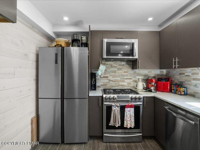 5009 Woodside Drive