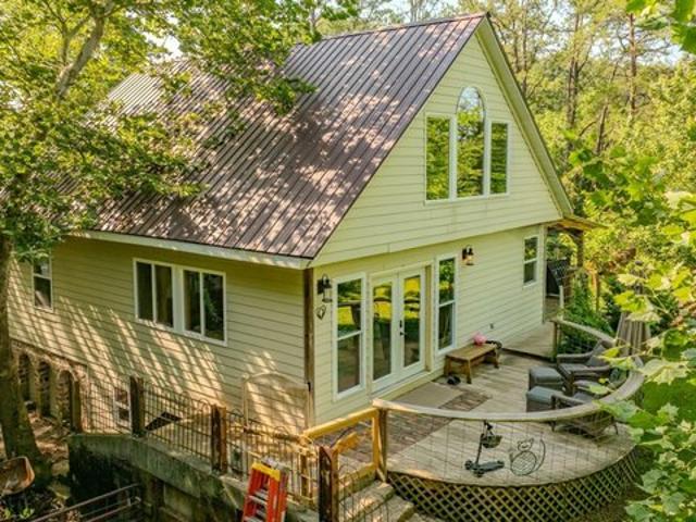 5000 Marietta Ave, Buchtel, OH 45716