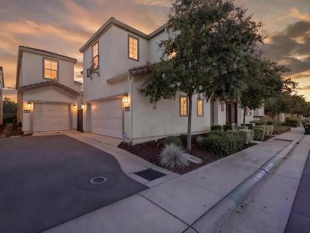 5000 Ocean Ln, Elk Grove, CA 95757