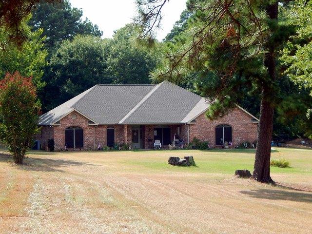 5000 Glenwood Dr, Gilmer, TX 75645