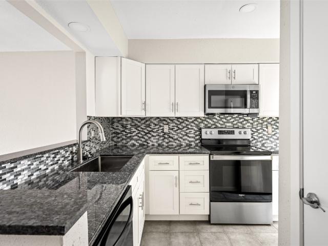 5000 Glenmont Dr, Houston, TX 77081 | MLS #45346 | Compass