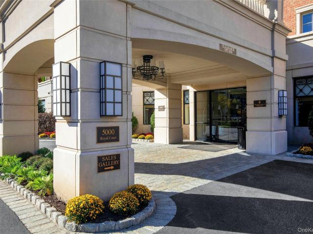 5000 Royal Ct, Unit 5014, North Hills, NY 11040 | MLS #982832 | Compass