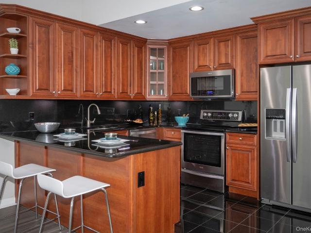 5000 Townhouse Drive 506