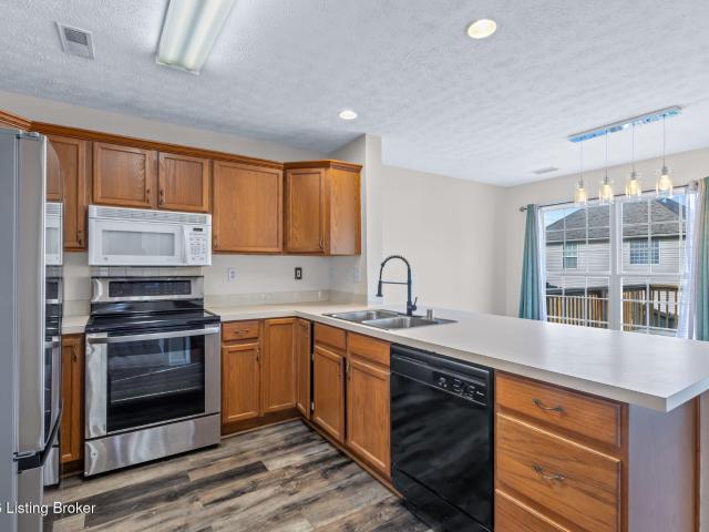 5001 Middlesex Dr